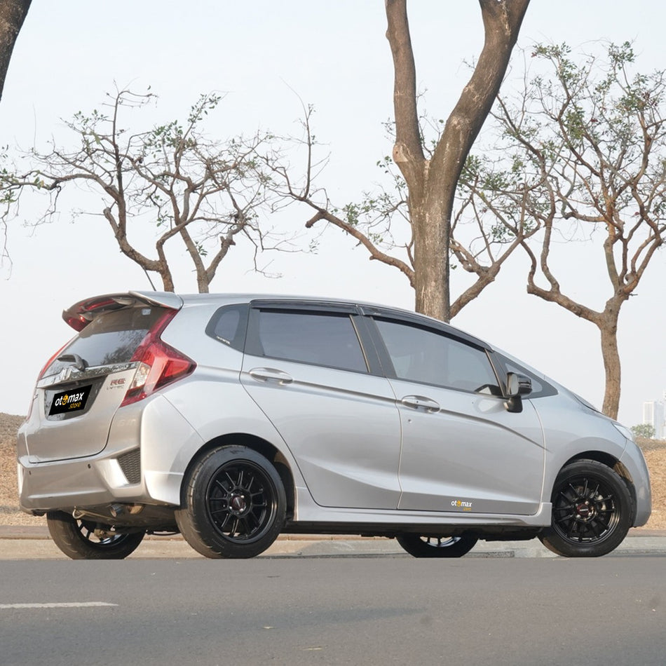 Upgrade Tampilan Honda Jazz dengan Velg Ring 16 Eksklusif di Otomax ...