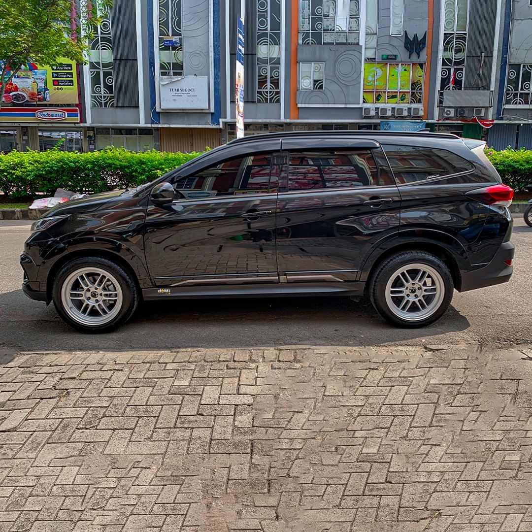 Upgrade Toyota Rush Anda dengan Velg Mobil Enkei RPF1 - Stabil ...