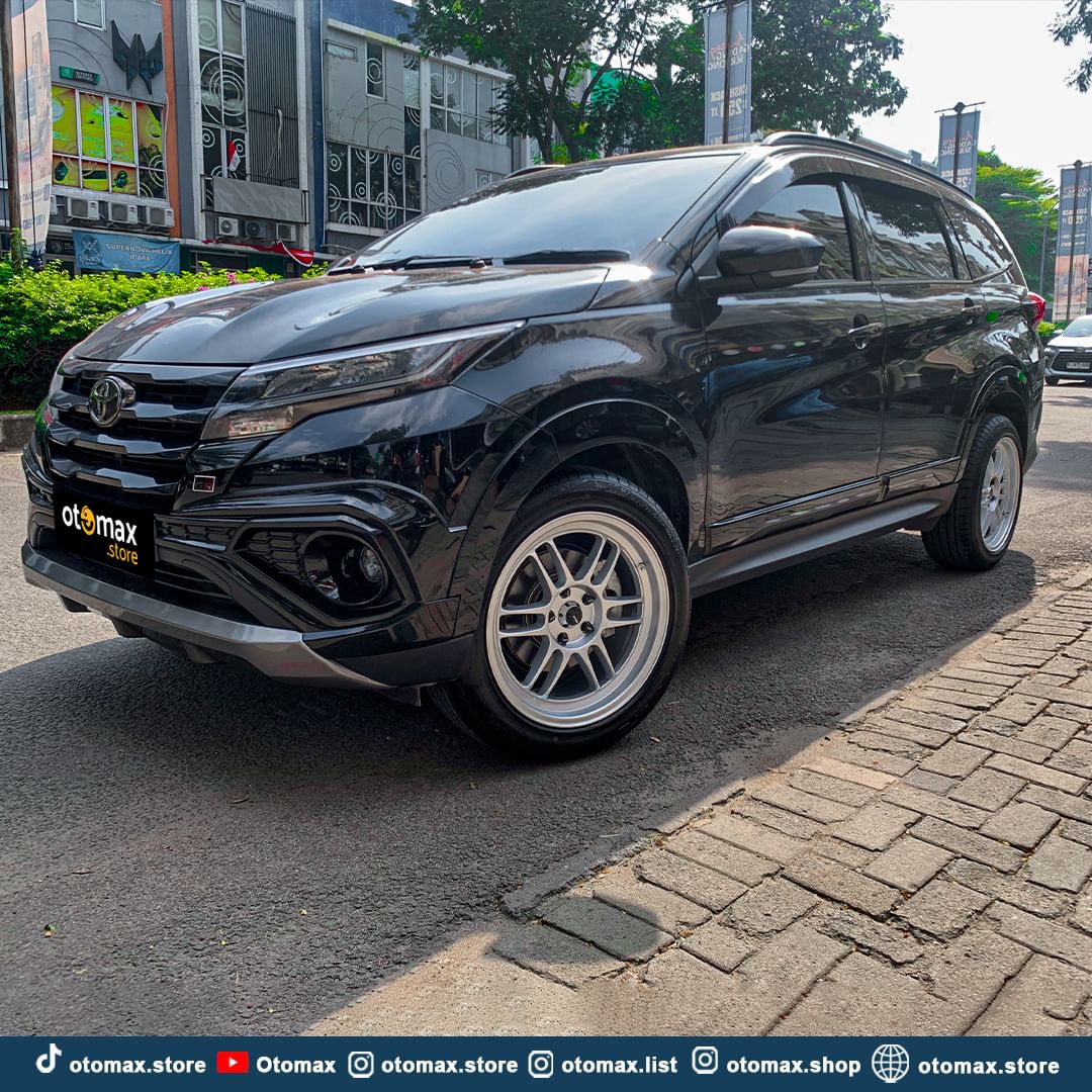 Modifikasi Mobil Rush dengan Velg Enkei RPF1 A144 dan Ban Accelera ...