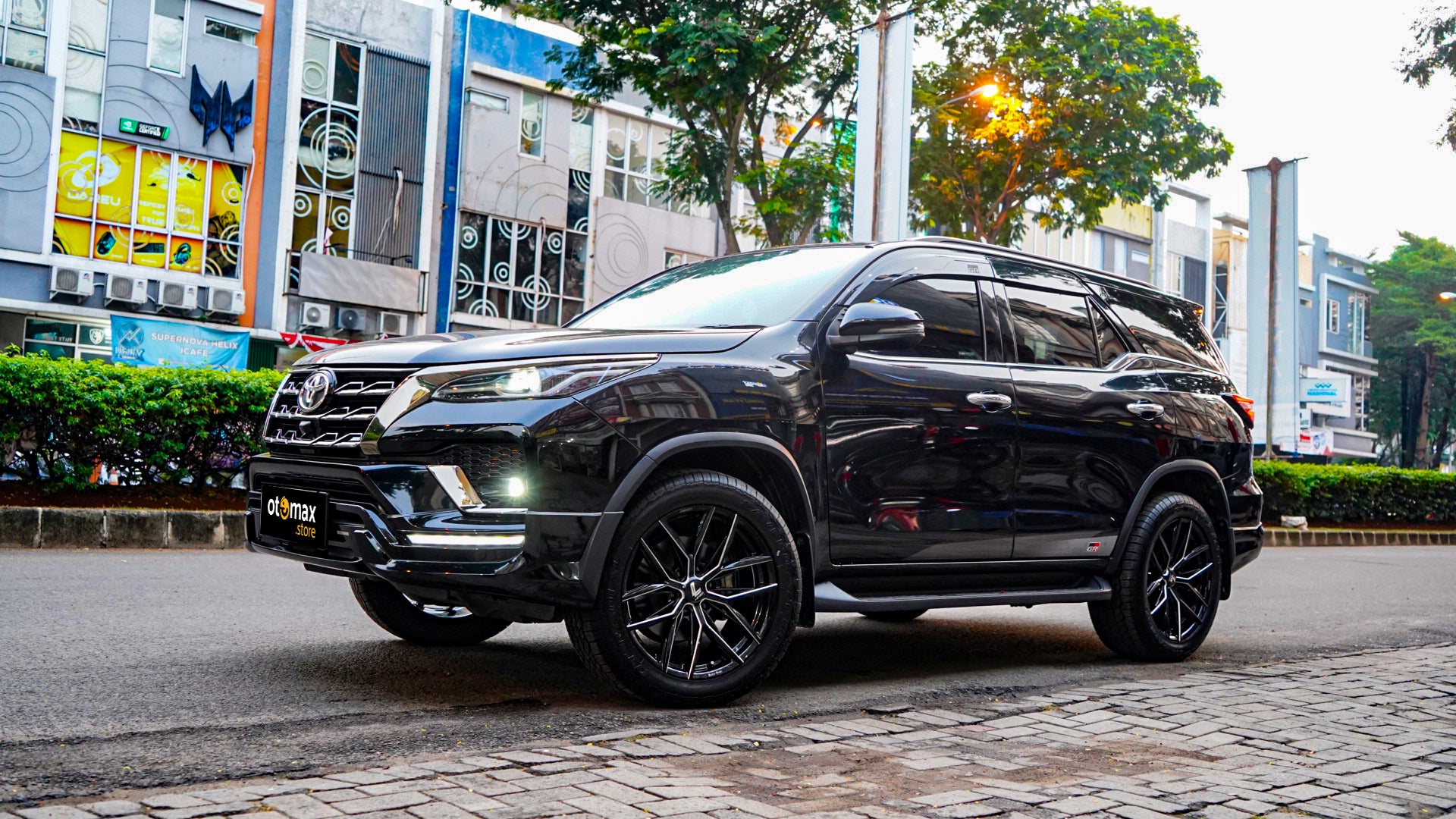 Toyota Fortuner Modifikasi Velg Mau Modifikasi Mobil Innova Zenix,